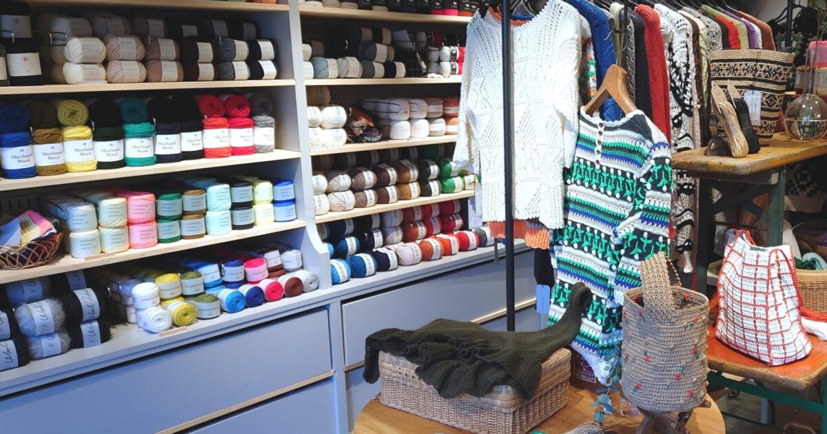 【東京・渋谷 / DARUMA STORE Tokyo】おしゃれなサンプルが豊富！DARUMAの布と毛糸が揃う専門店｜店舗紹介｜MeTAS＋（ミタス）『ハンドメイドのある暮らし』